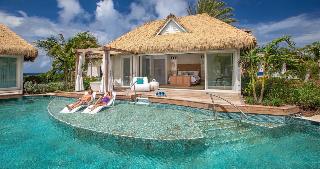 Kurason Island Poolside Butler Bungalow with Patio Tranquility Soaking ...