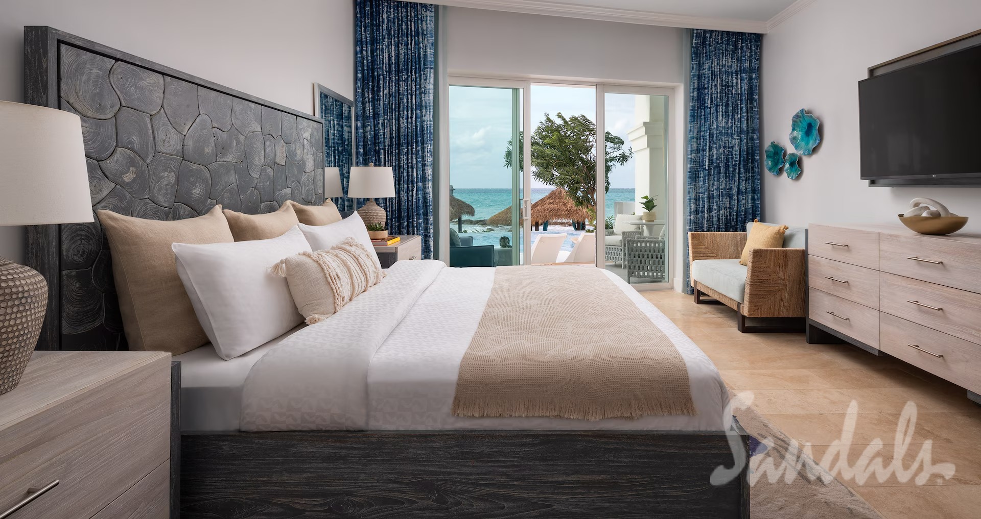East Bay Beachfront Swim-up Butler Suite - Always All-Inclusive